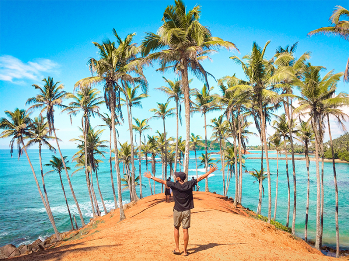 11 Best Beaches in Unawatuna, Sri Lanka (2025) - Feel Free Travel Blog